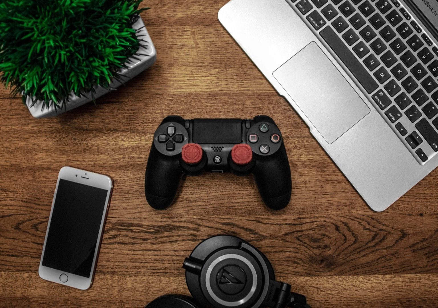Best Gaming Controllers for Mac (2025) | TechLatest