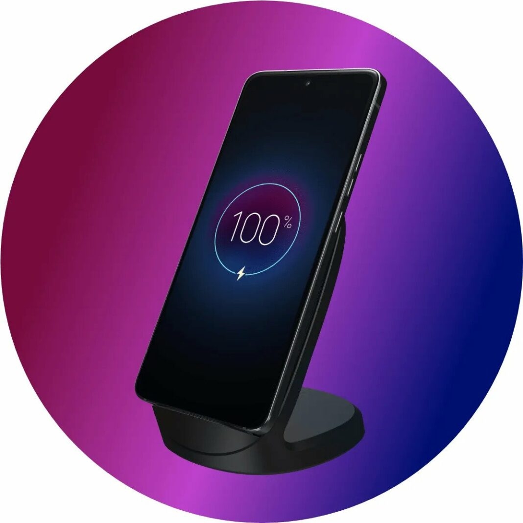 Motorola ThinkPhone Design & Specifications Leaked! | TechLatest