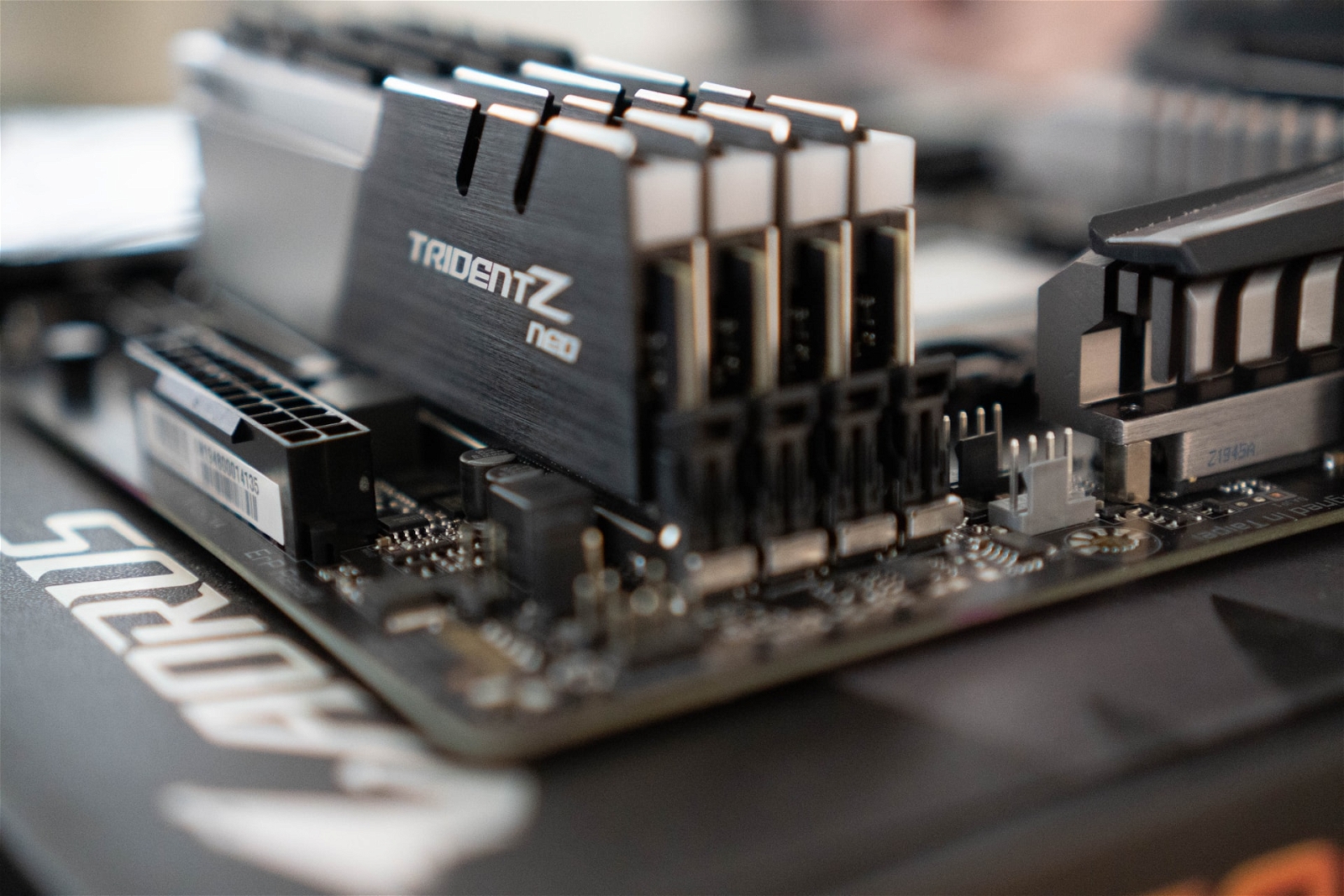DRAM Light On Motherboard: What Does It Mean? And How to Fix It ...