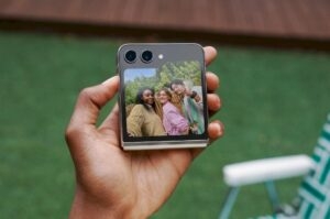 Samsung Galaxy Z Flip5 with a Larger Flex Display Launched | TechLatest