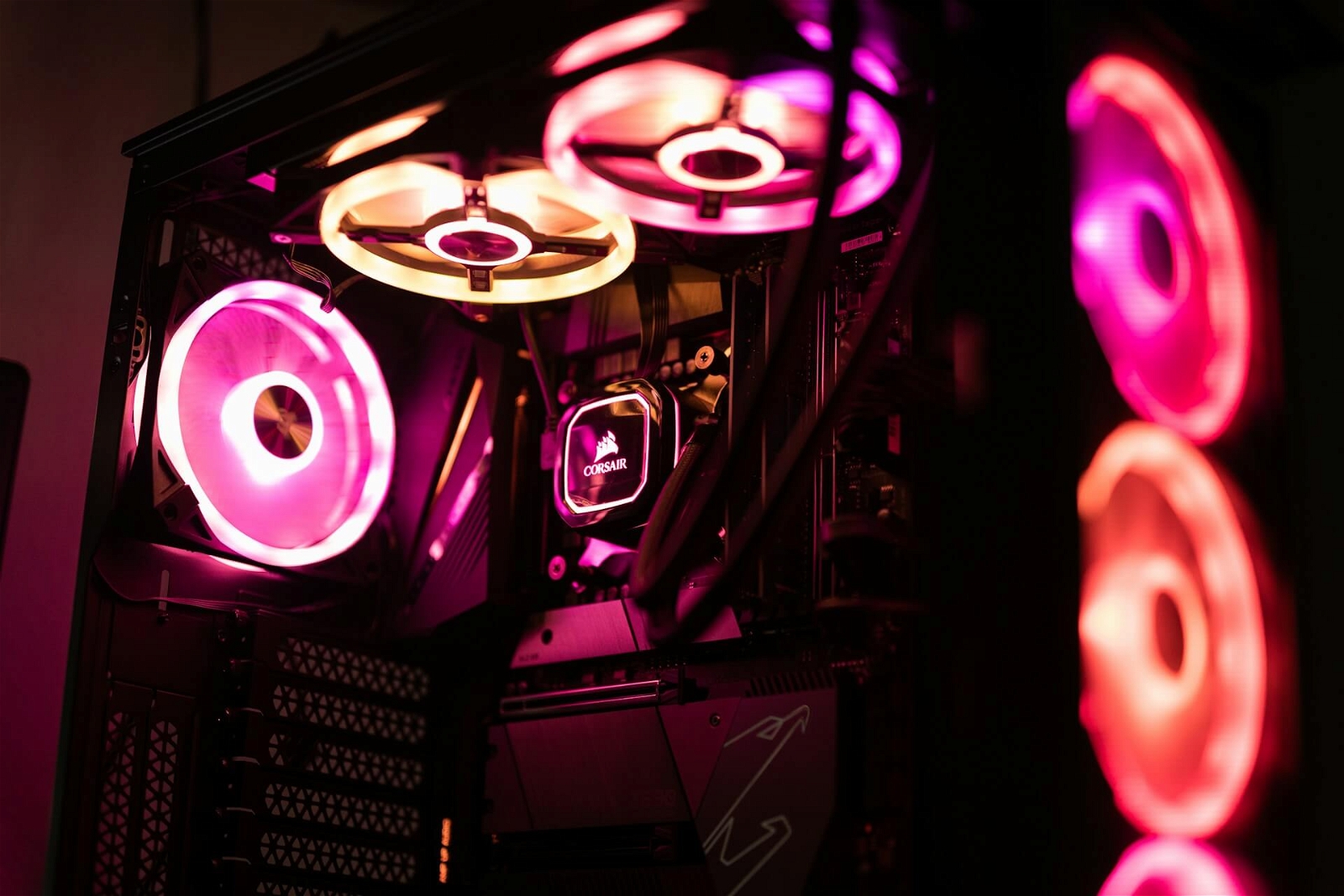 10 Best 120mm PC Case Fans (RGB & Non-RGB) | TechLatest