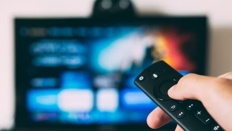 Best OTT Streaming Devices in 2025: Roku, Fire TV, Chromecast, Apple TV ...